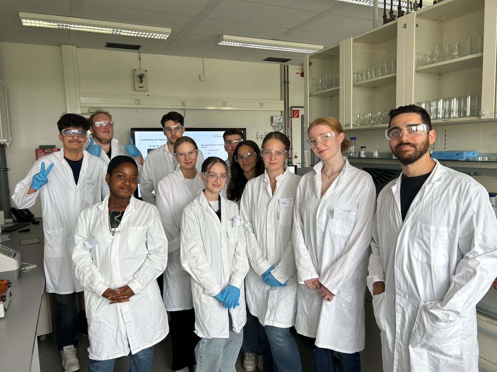 Exkursion ins Schülerlabor: Pralinen auf dem Prüfstand - Gesamtschule Saarn